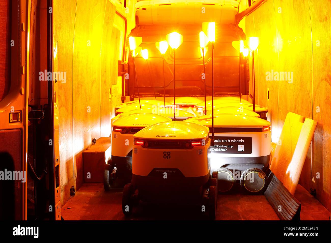 Starship Technologies Lieferroboter für Lebensmittel im Kofferraum ...