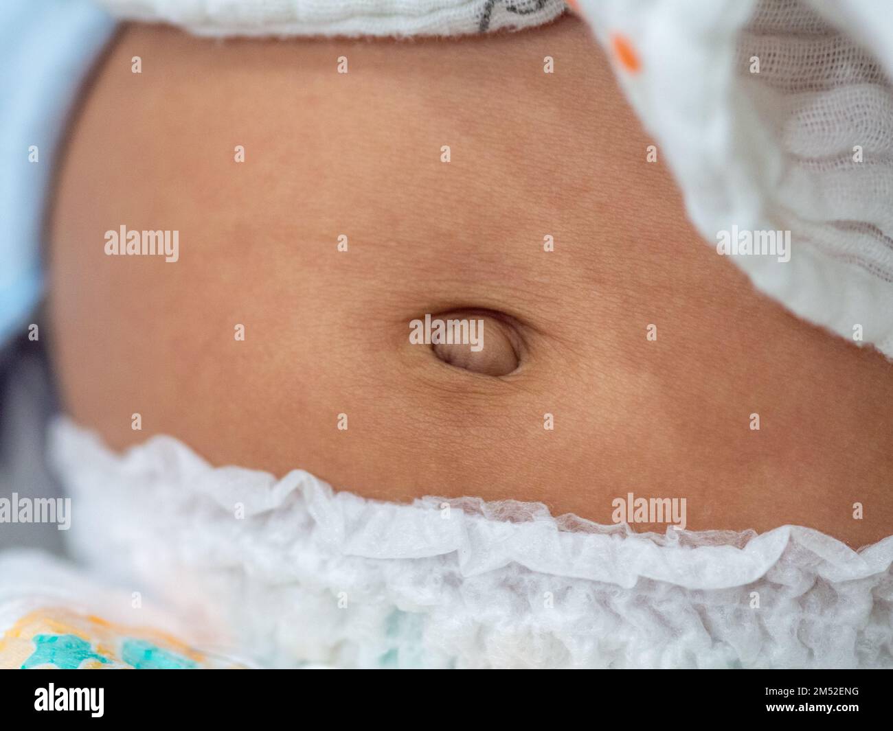 Nabel mädchen -Fotos und -Bildmaterial in hoher Auflösung – Alamy