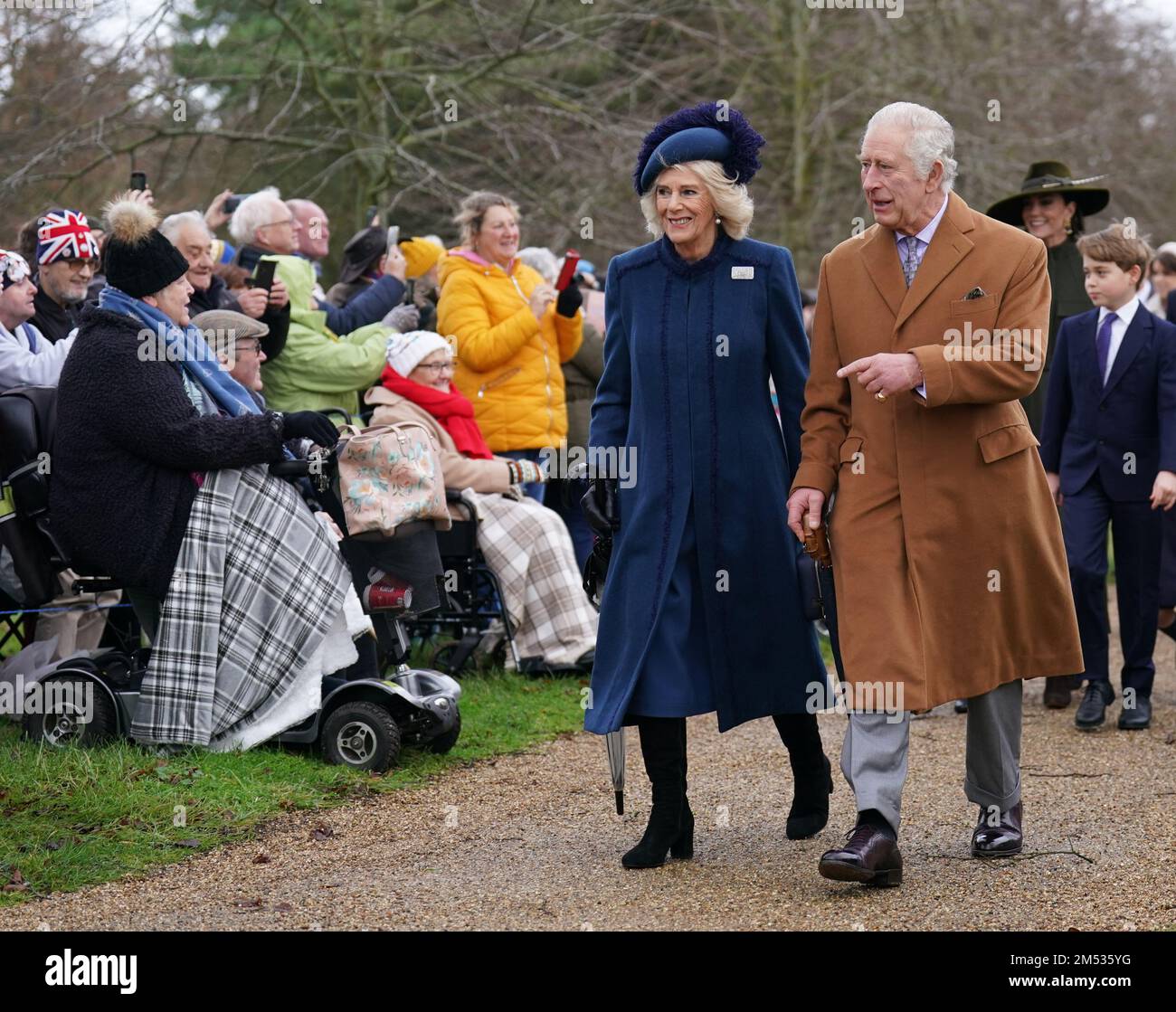 (Von links nach rechts) die Königliche Gemahlin und König Karl III ...