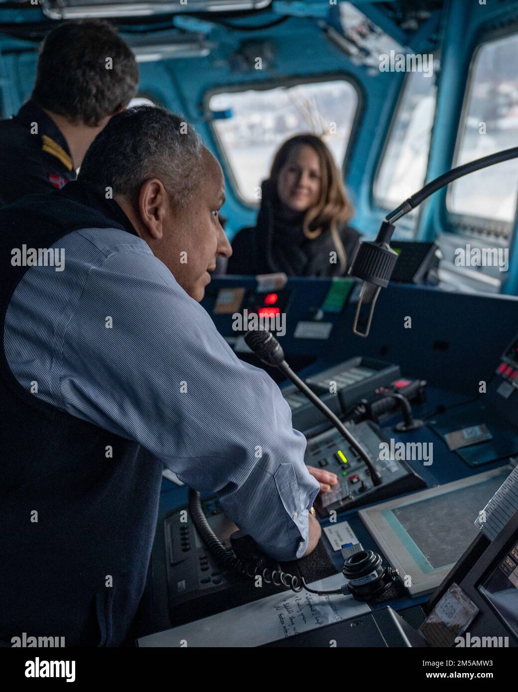 BERGEN, Norwegen (16. Februar 2022) — der Sekretär der Marine Carlos ...