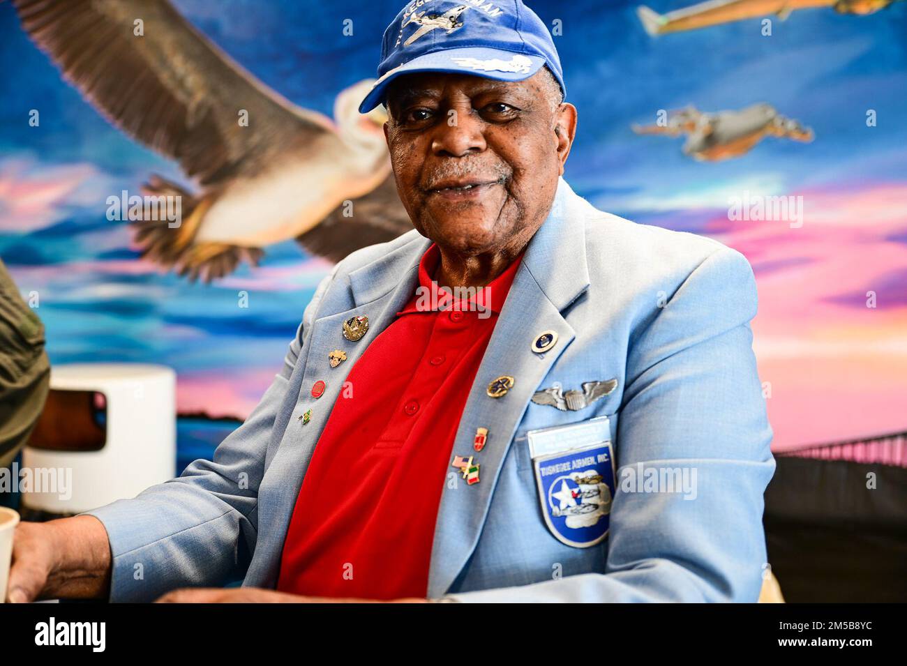 Dr. Eugene Richardson, ein original Tuskegee Airman, posiert für ein ...