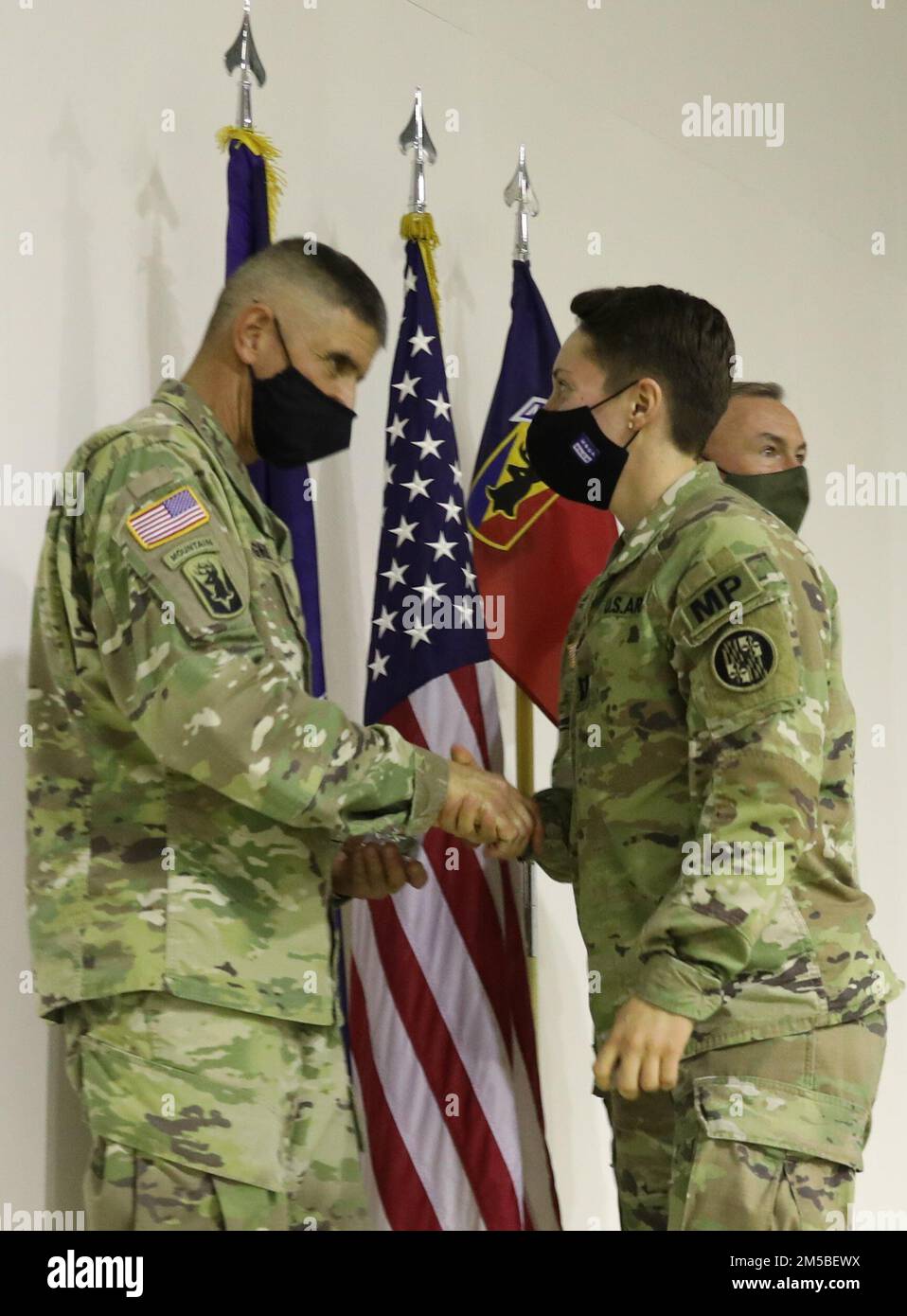 USA Soldaten der Task Force Alpine, Regional Command - East, werden bei ...