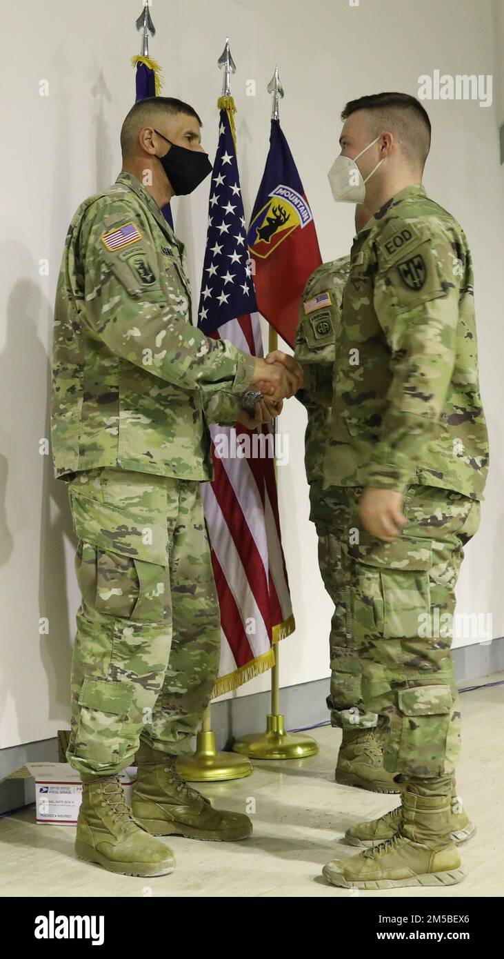 USA Soldaten der Task Force Alpine, Regional Command - East, werden bei ...