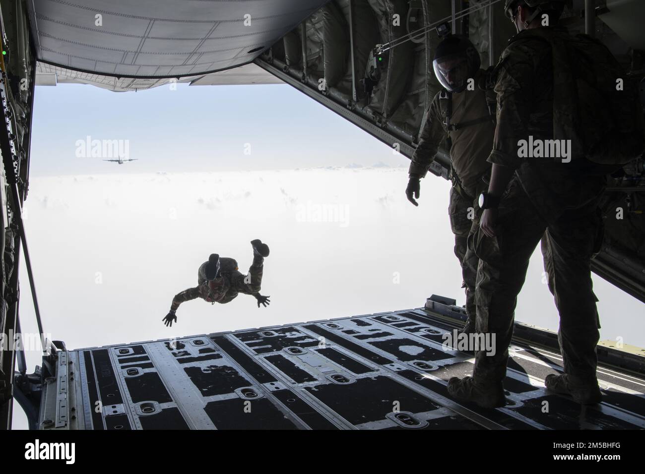 US Air Force Tech Sgt. Seth Sarret, 36. Expeditionary Airlift Squadron ...
