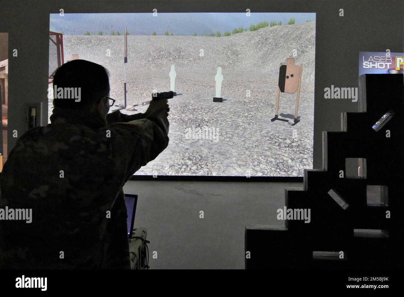Laser shot simulator -Fotos und -Bildmaterial in hoher Auflösung – Alamy