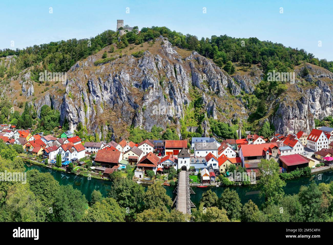 Luftaufnahme, Alte Brücke, Holzbrücke über den Zweig des Altmuehl ...