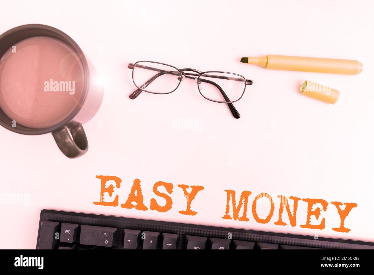 Schreiben mit Text Easy Money. Unternehmen zeigen Geld, das leicht zu ...