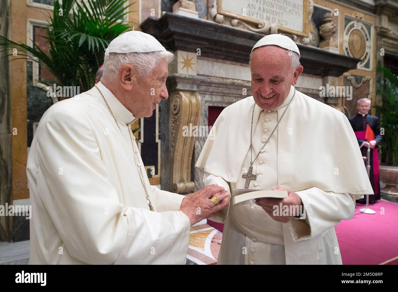Joseph ratzinger ordination -Fotos und -Bildmaterial in hoher Auflösung ...