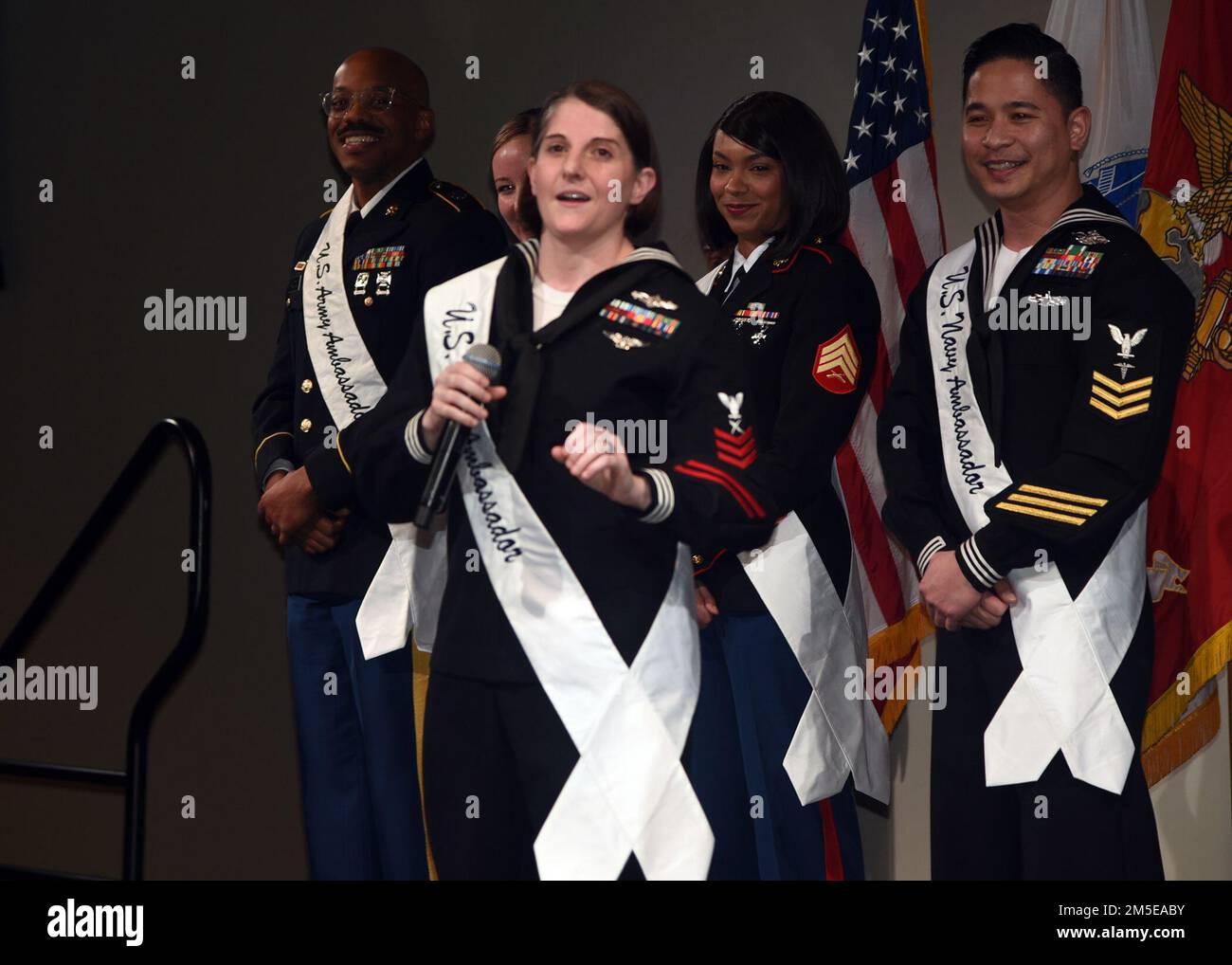 SAN ANTONIO – (7. März 2022) Navy Ambassador Petty Officer 1. Class ...