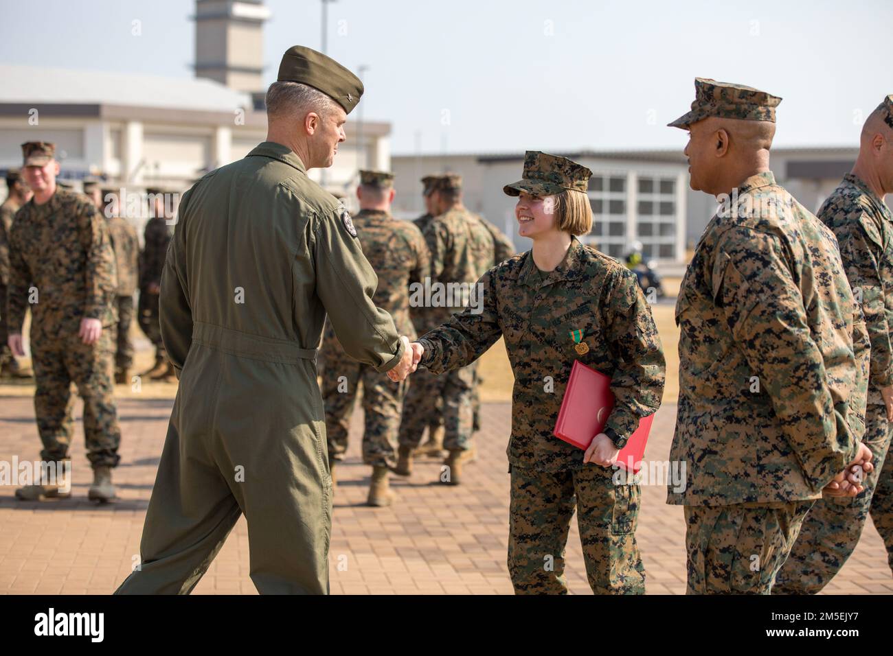 USA Charlotte Marchek, eine mobile Technikerin der Marine Aviation ...