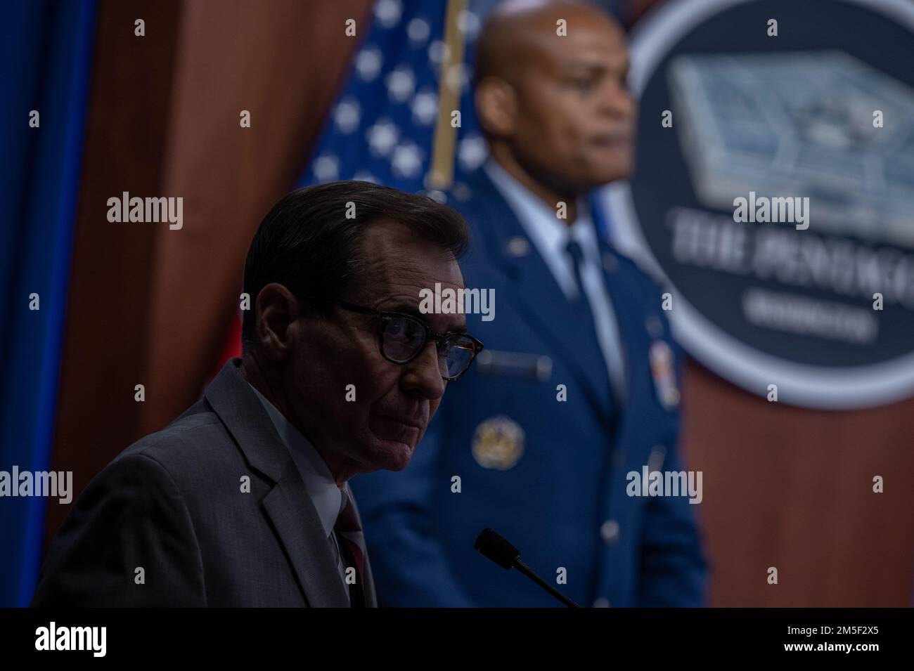 Pentagon Pressesprecher John F. Kirby moderiert eine Presseeinweisung ...