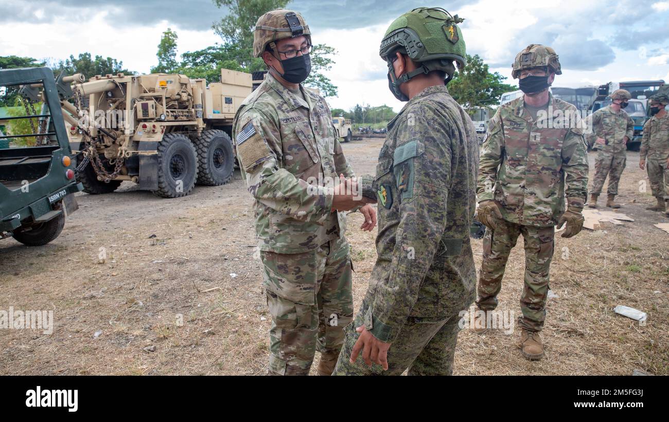 USA Army Sgt. Christian Castillo, ein Mechaniker für Radfahrzeuge bei B ...