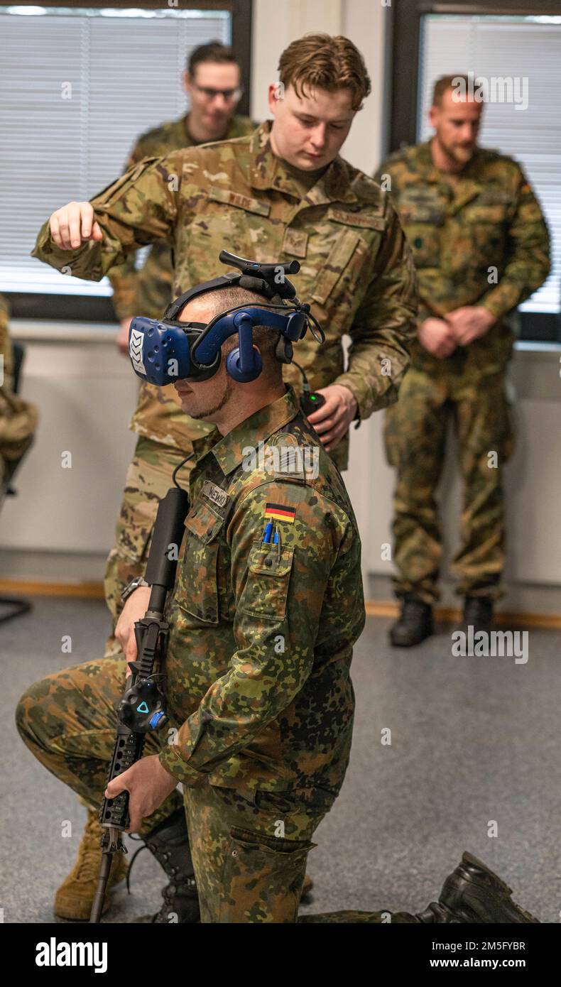 USA Air Force Staff Sgt. Alexander Wilde, 86. Security Forces Squadron Training Instructor, legt ...