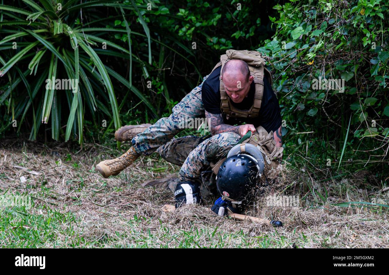 USA Adam Morrison, ein Einsatzleiter des Marine Corps Gunnery Sgt. Adam ...