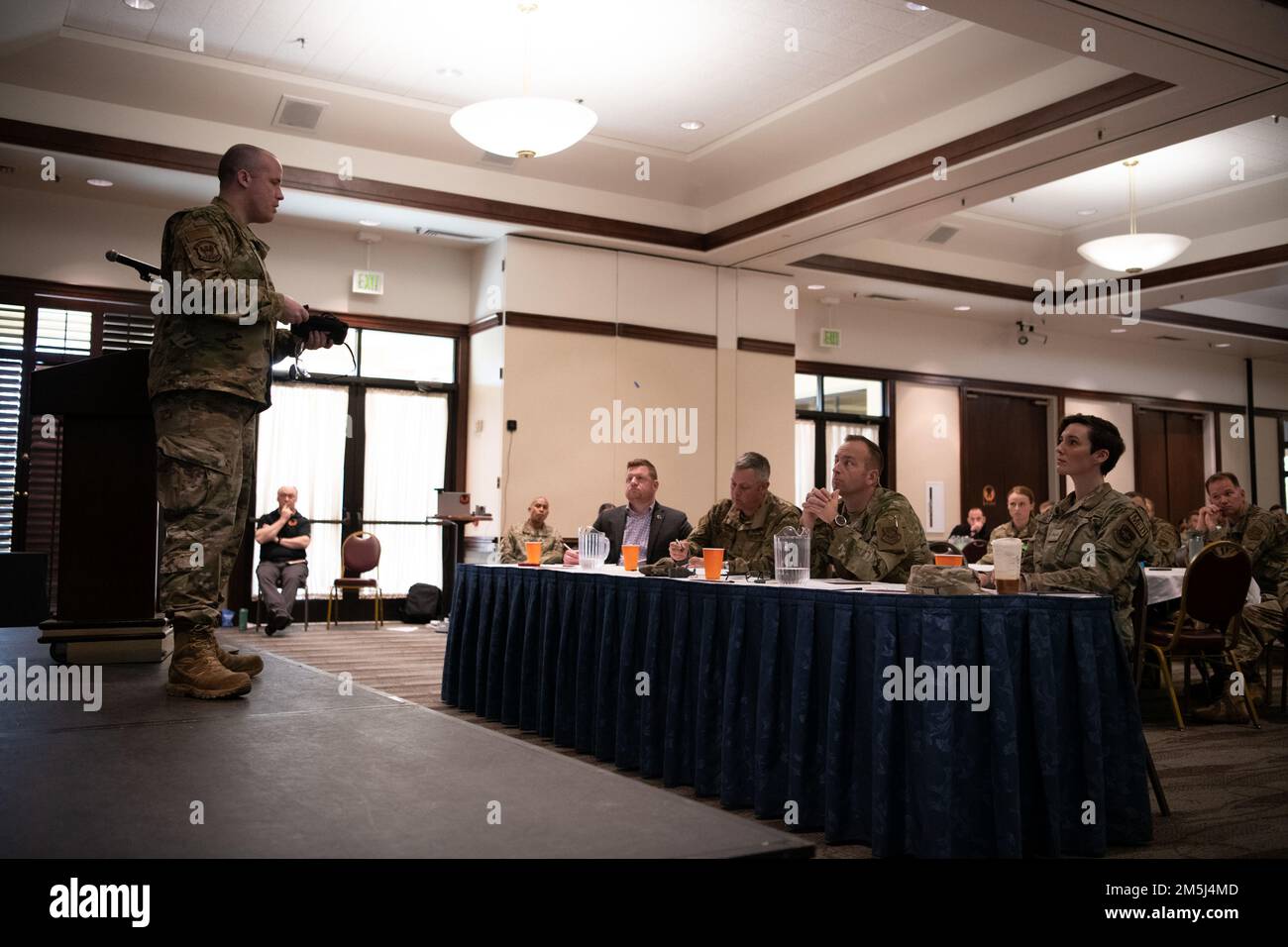 60th maintenance squadron -Fotos und -Bildmaterial in hoher Auflösung ...