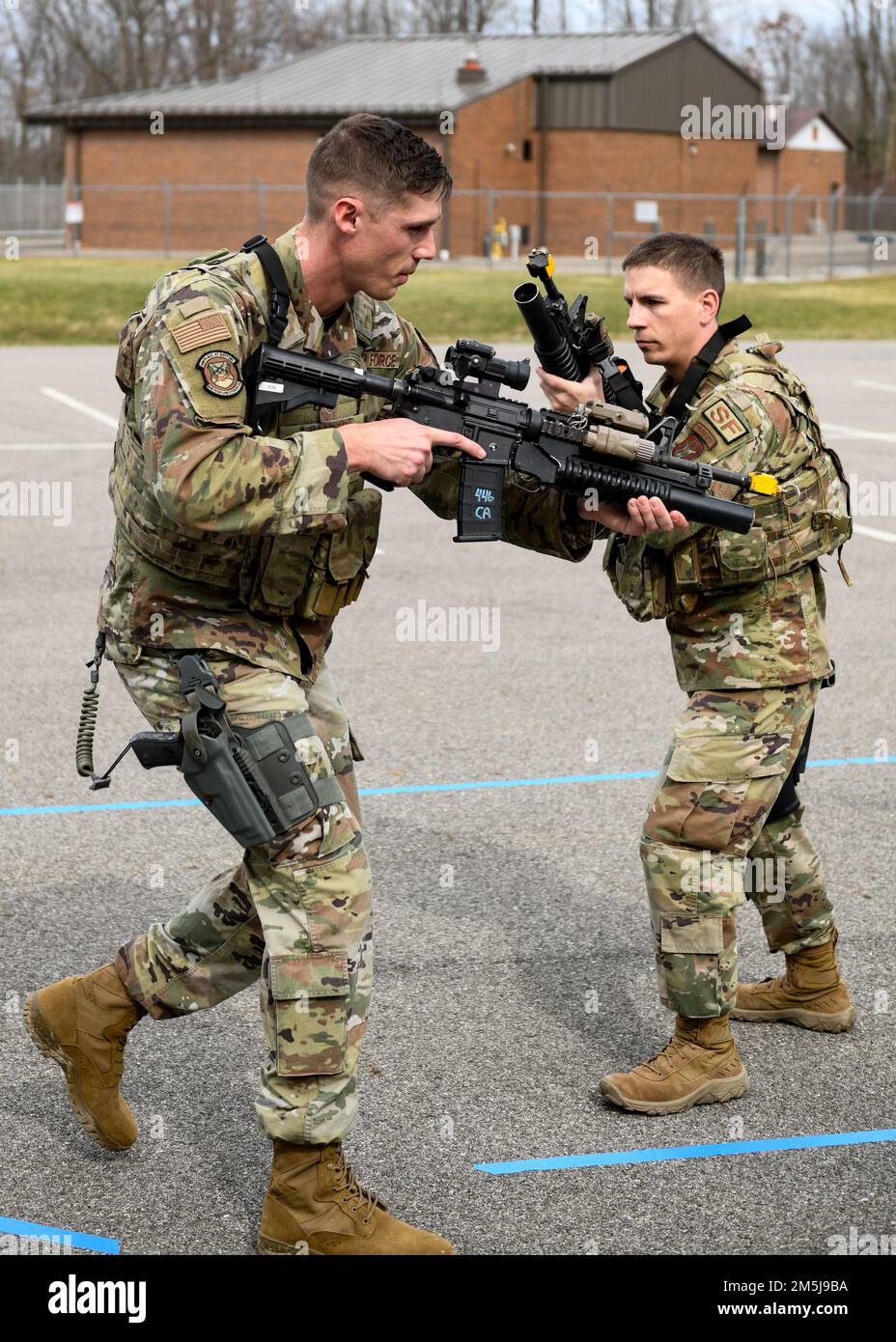 Staff Sgt. Riley Jorgensen und Senior Airman Dylan Jess, Air Force ...