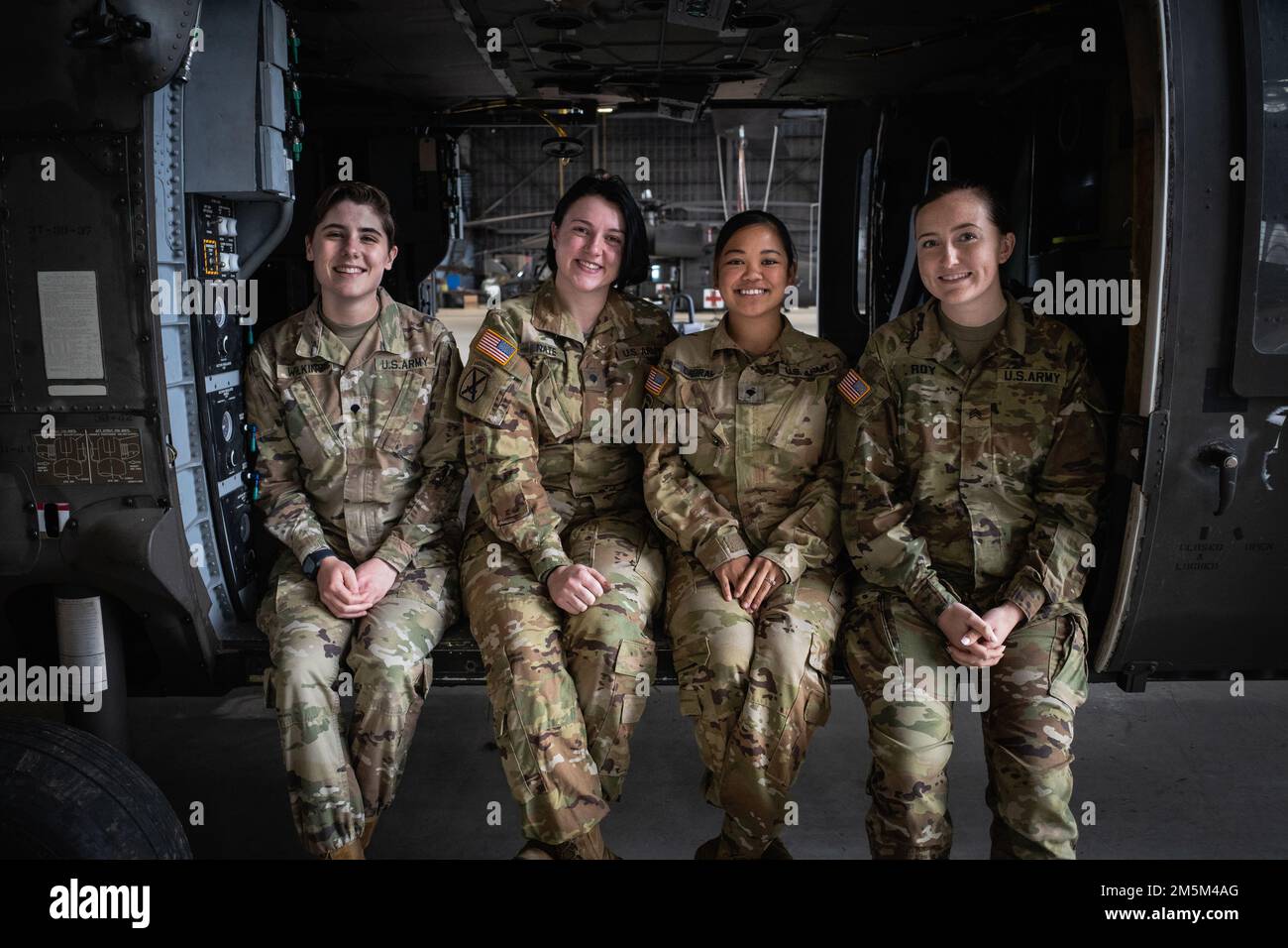 History female mechanic -Fotos und -Bildmaterial in hoher Auflösung – Alamy