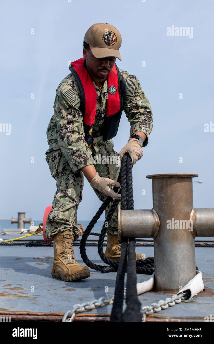 USA Navy Petty Officer Third Class Caylon Williams, ein Bootsmann, der ...