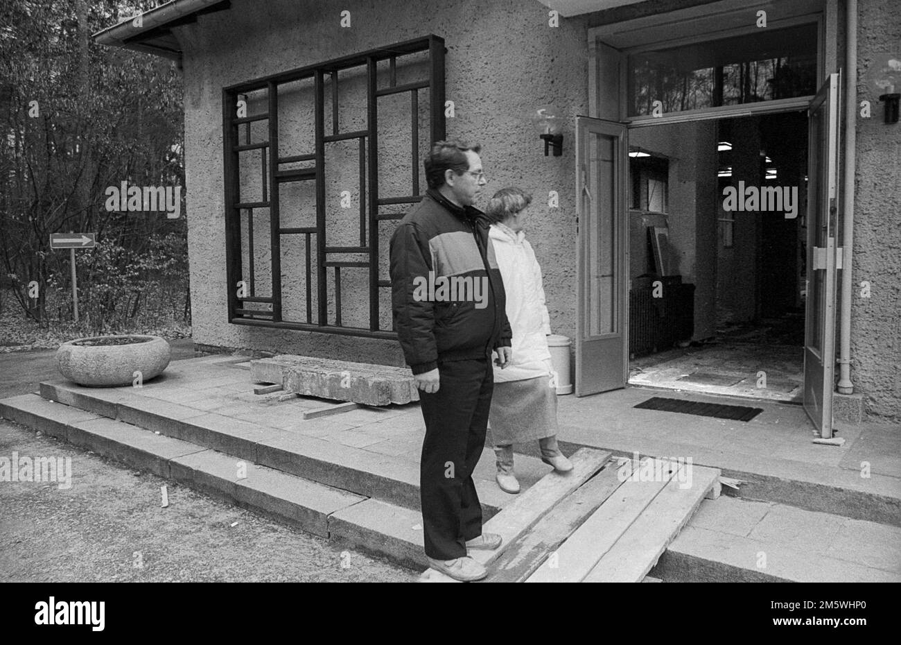 DDR, Bernau, 29. 01. 1990, Waldsiedlung, ehemaliger Regierungswohnsitz ...