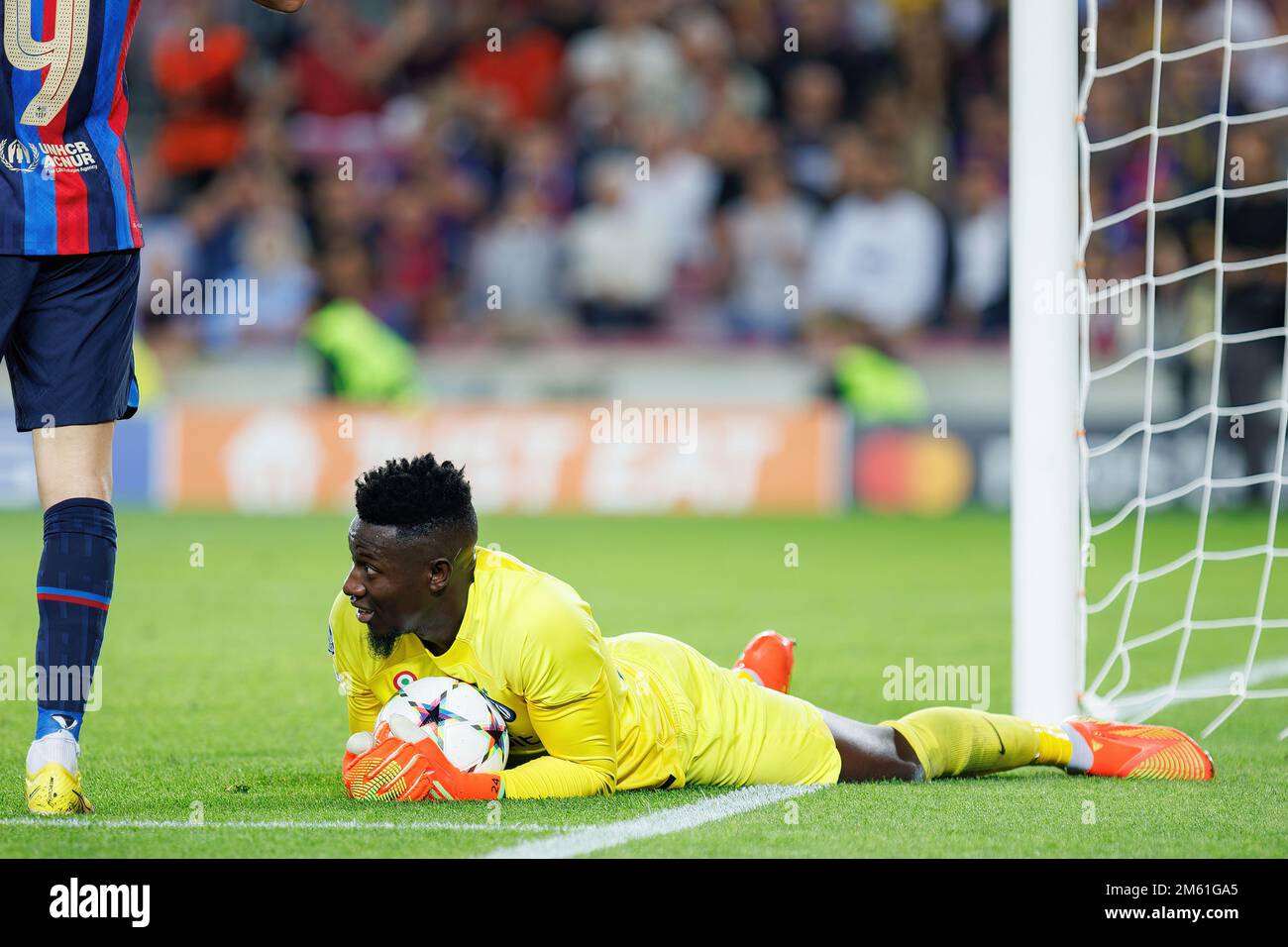 BARCELONA – Okt 13: Andre Onana in Aktion während des Champions League ...