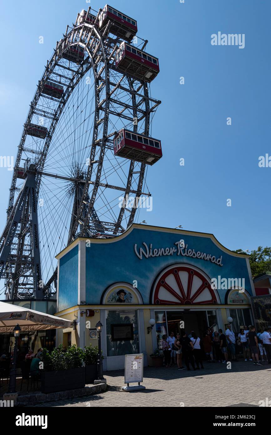 Der riesenrad riesenrad eingang -Fotos und -Bildmaterial in hoher ...