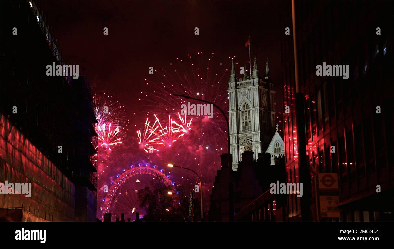 London new years eve fireworks -Fotos und -Bildmaterial in hoher ...