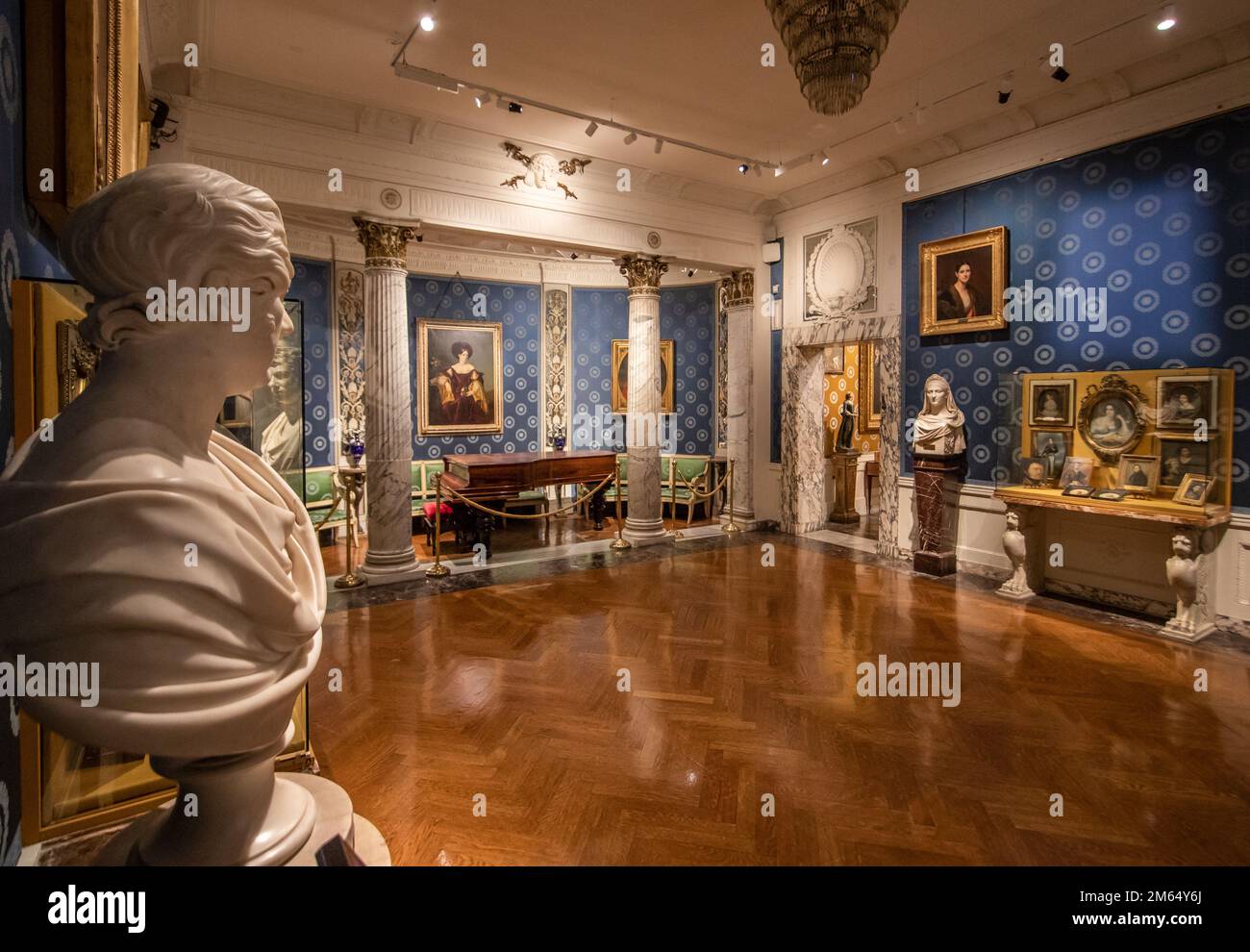 Als eines der führenden Opern- und Balletttheater weltweit ist La Scala ...