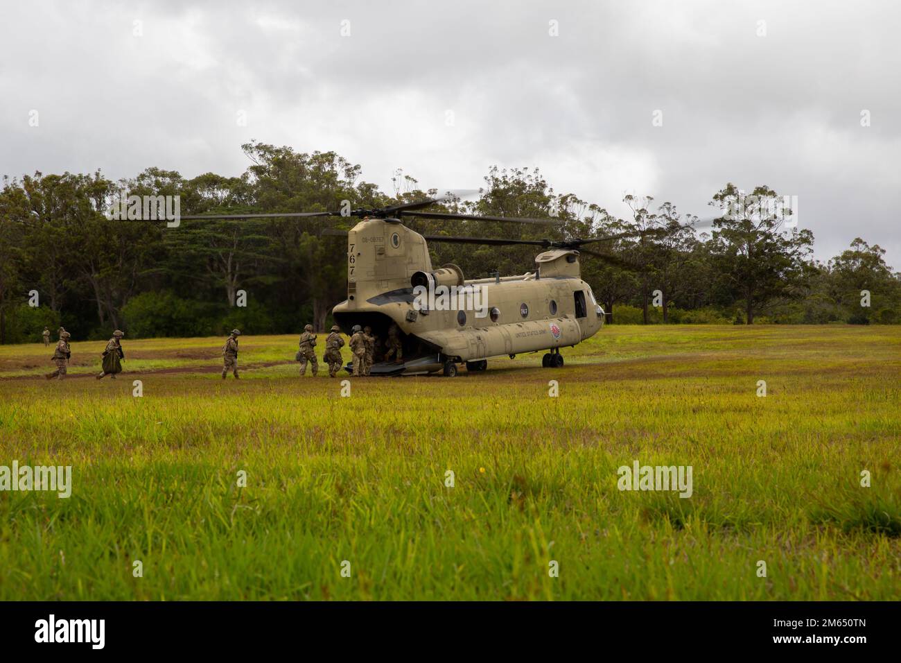 Hawaii Army National Guard Soldiers of Bravo Battery, 1. Bataillon, 487 ...
