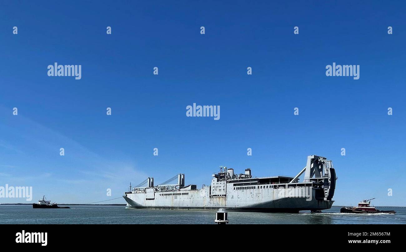 NEWPORT NEWS, VA. (2. April 2022) Signet Warhorse II schleppte das ...