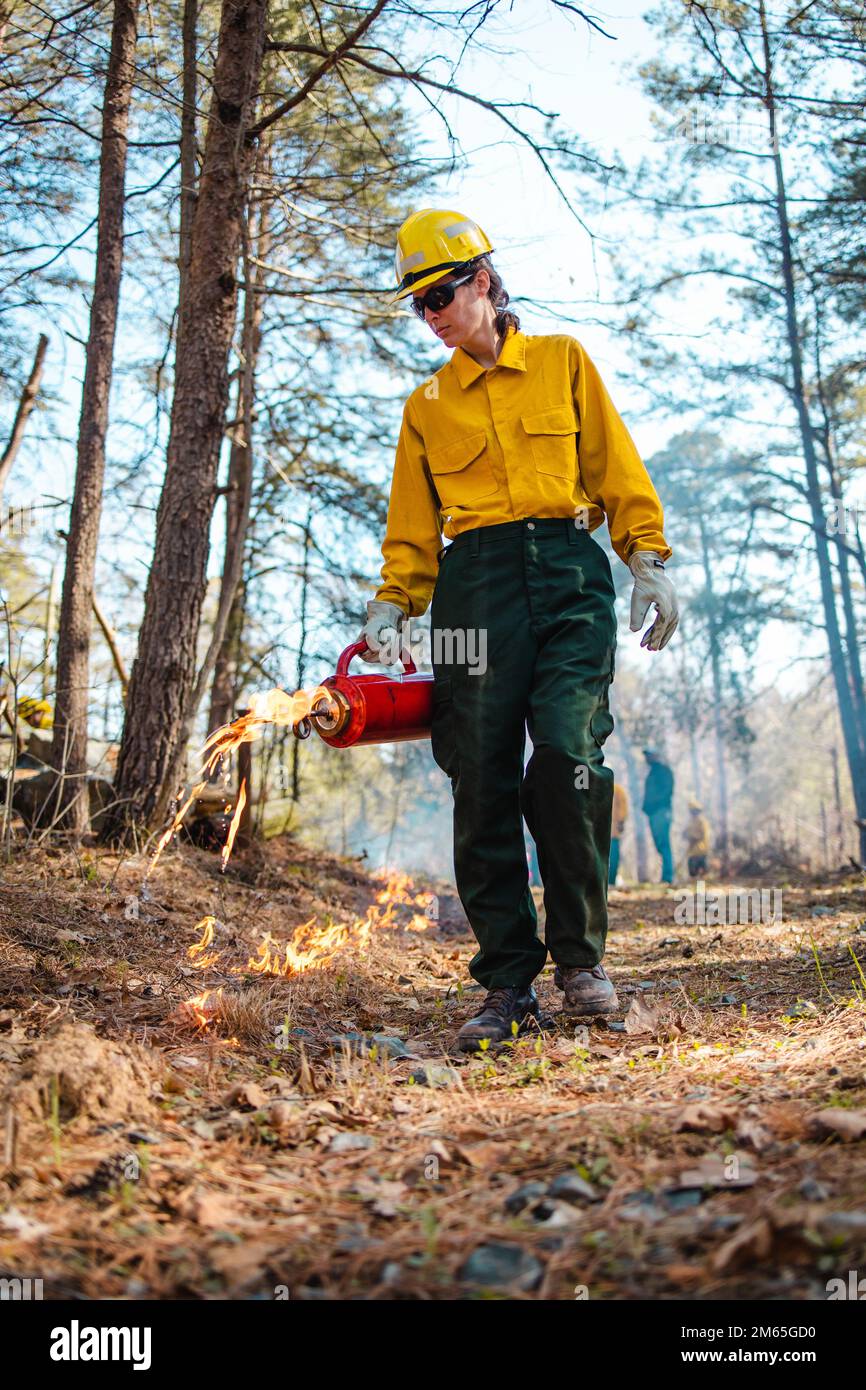 Quantico Fire & Emergency Services und Natural Resources Environmental ...