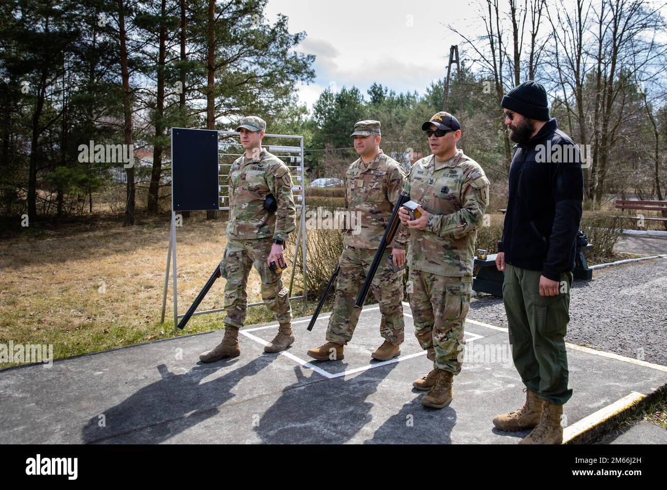 Von links: Major Tyler A. McCall, Bataillon XO für das 1. Bataillon, 5 ...