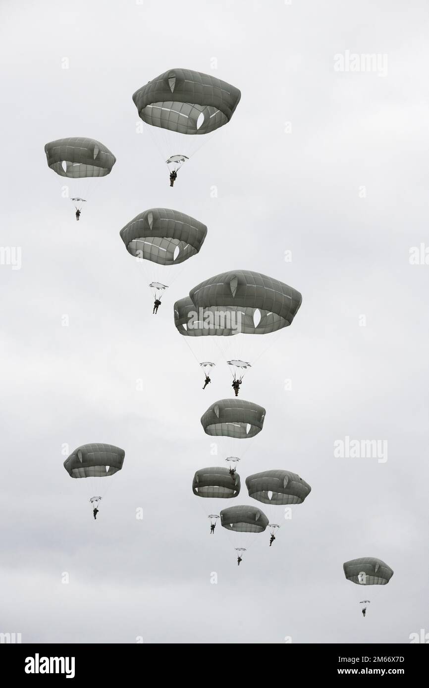USA Fallschirmjäger der Armee, die dem 2. Infanterie-Brigaden-Kampfteam ...