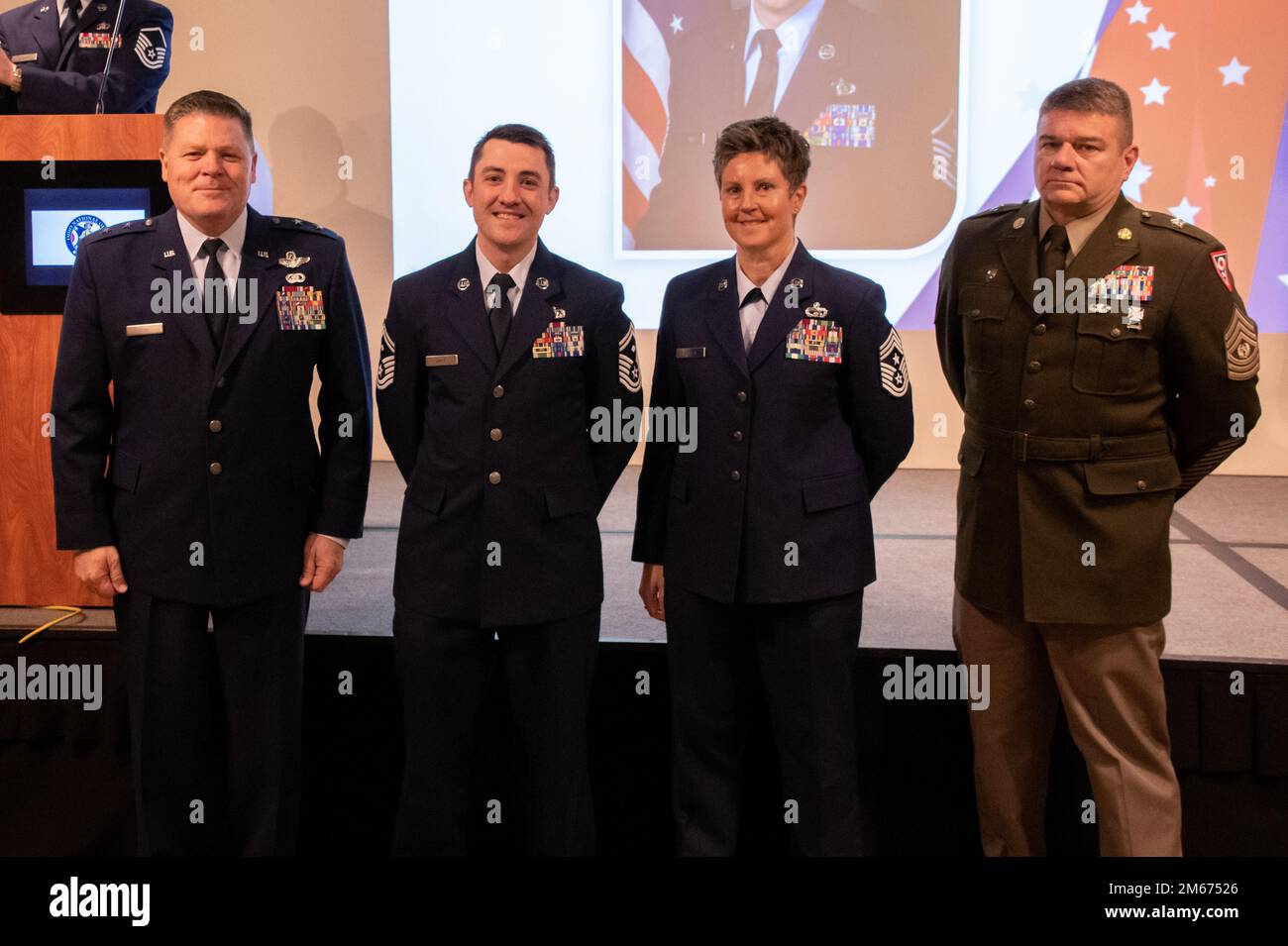 2021 erster Sergeant des Jahres, Master Sergeant Kyle Bible, 220 ...