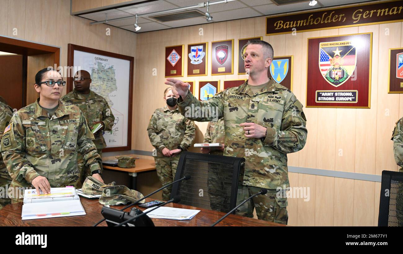 USAG Rheinland-Pfalz, Sgt. 1., Klasse Diana Isom, der für den ...