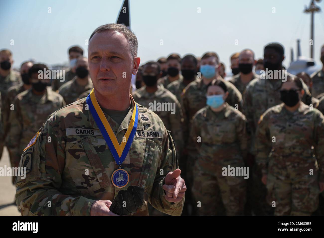 2. Kommandoleiter der Infanteriedivision, Major Shawn F. Carns, wird in ...