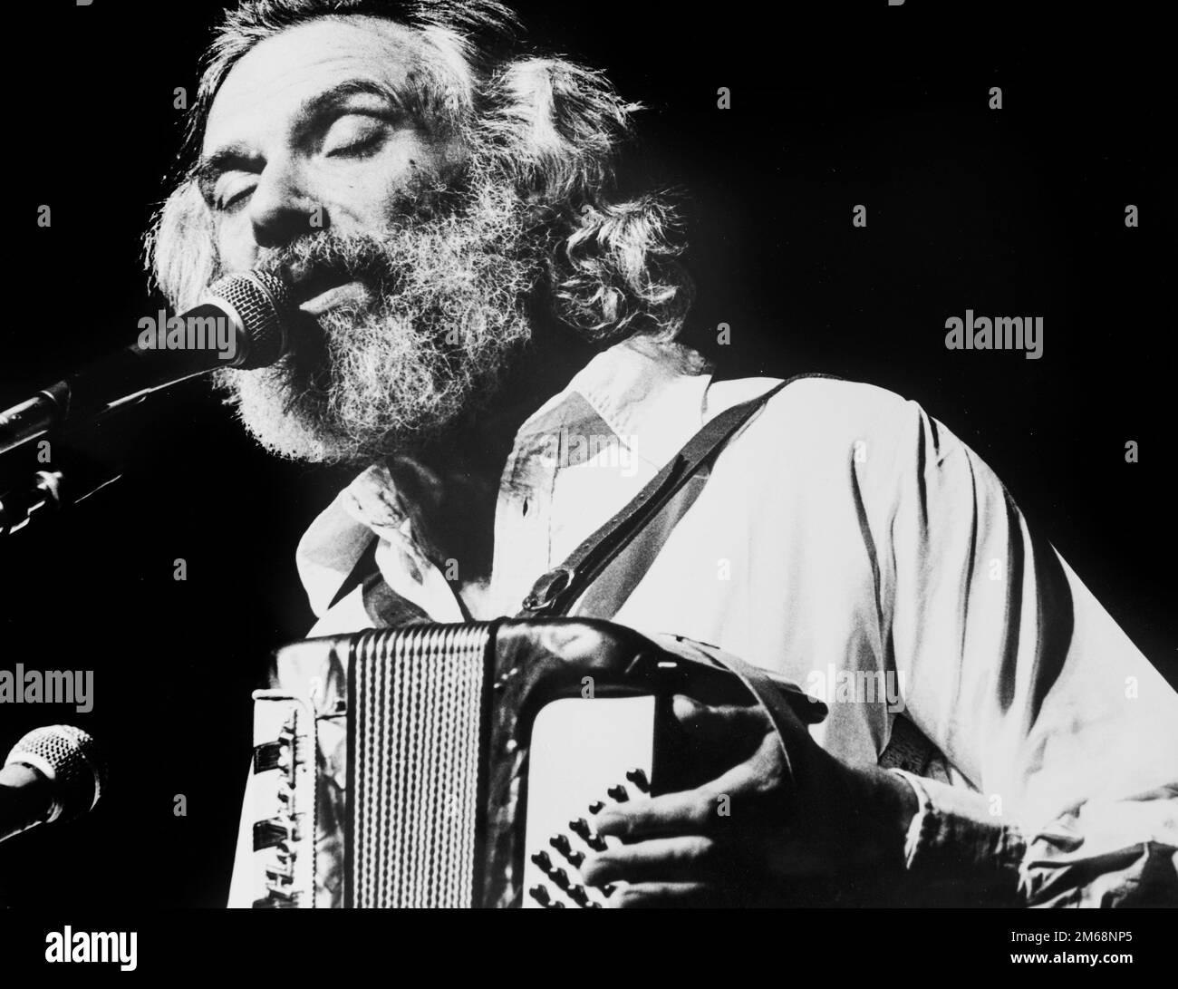 George moustaki -Fotos und -Bildmaterial in hoher Auflösung – Alamy