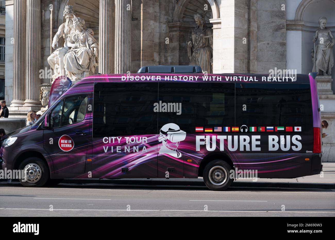 Großer bus wien -Fotos und -Bildmaterial in hoher Auflösung – Alamy