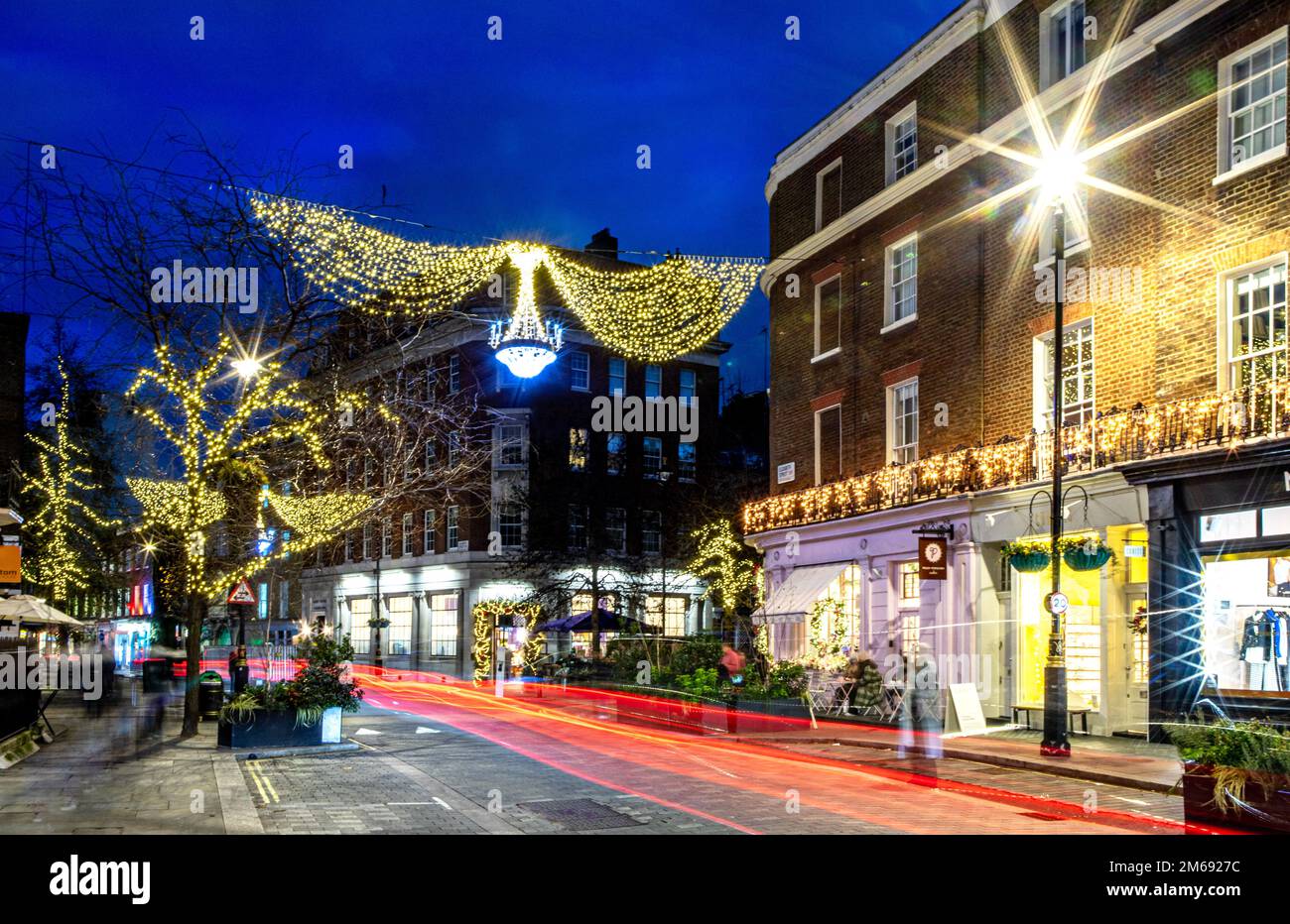Elizabeth street christmas lights london -Fotos und -Bildmaterial in ...
