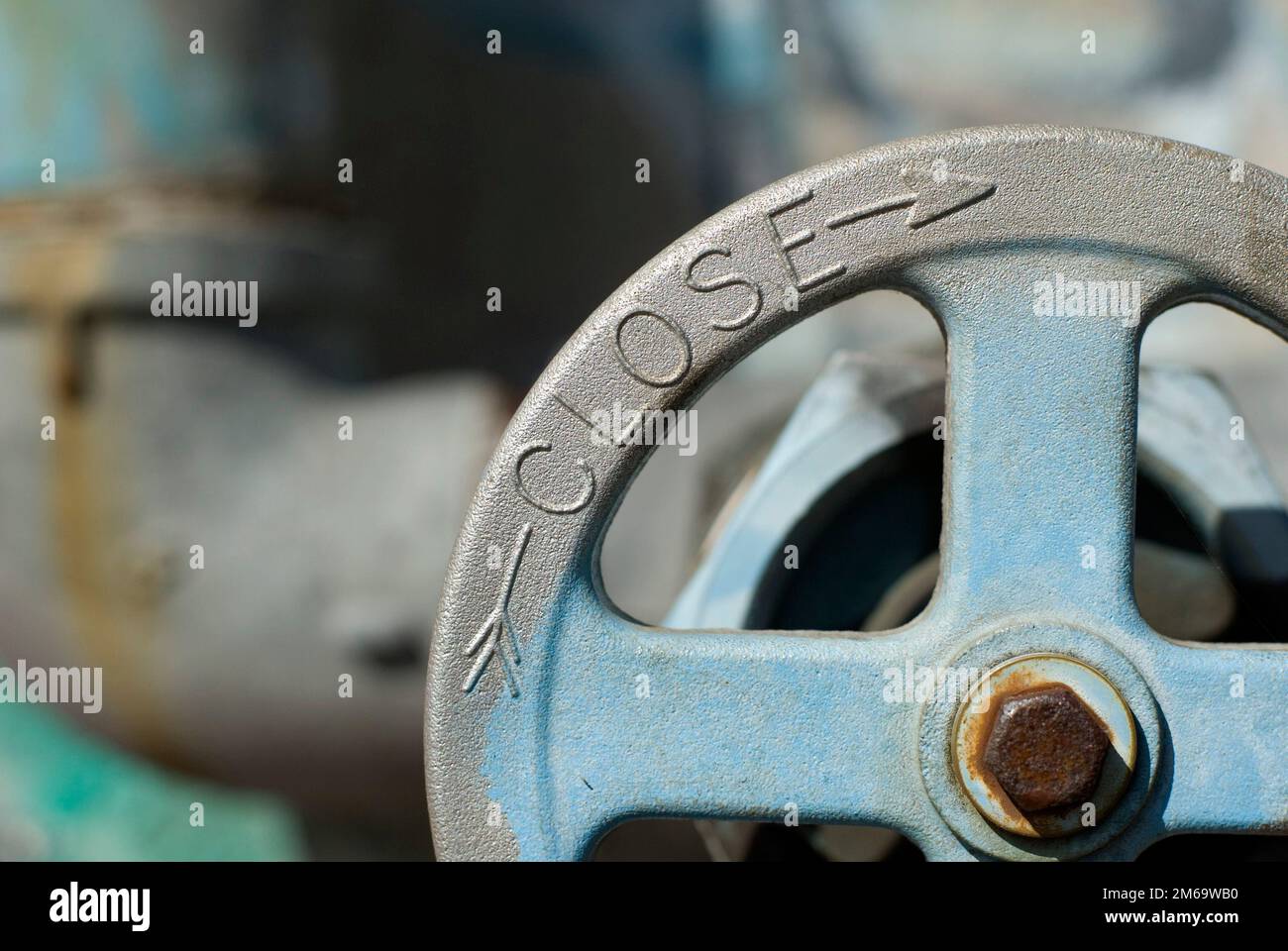 Von hand drehen -Fotos und -Bildmaterial in hoher Auflösung – Alamy
