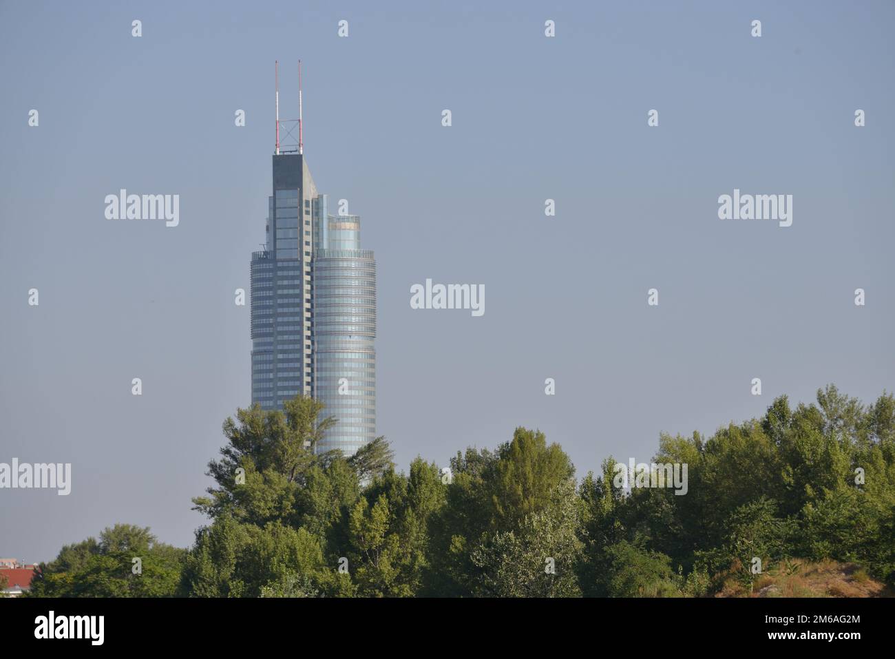 Millenium tower wien -Fotos und -Bildmaterial in hoher Auflösung – Alamy