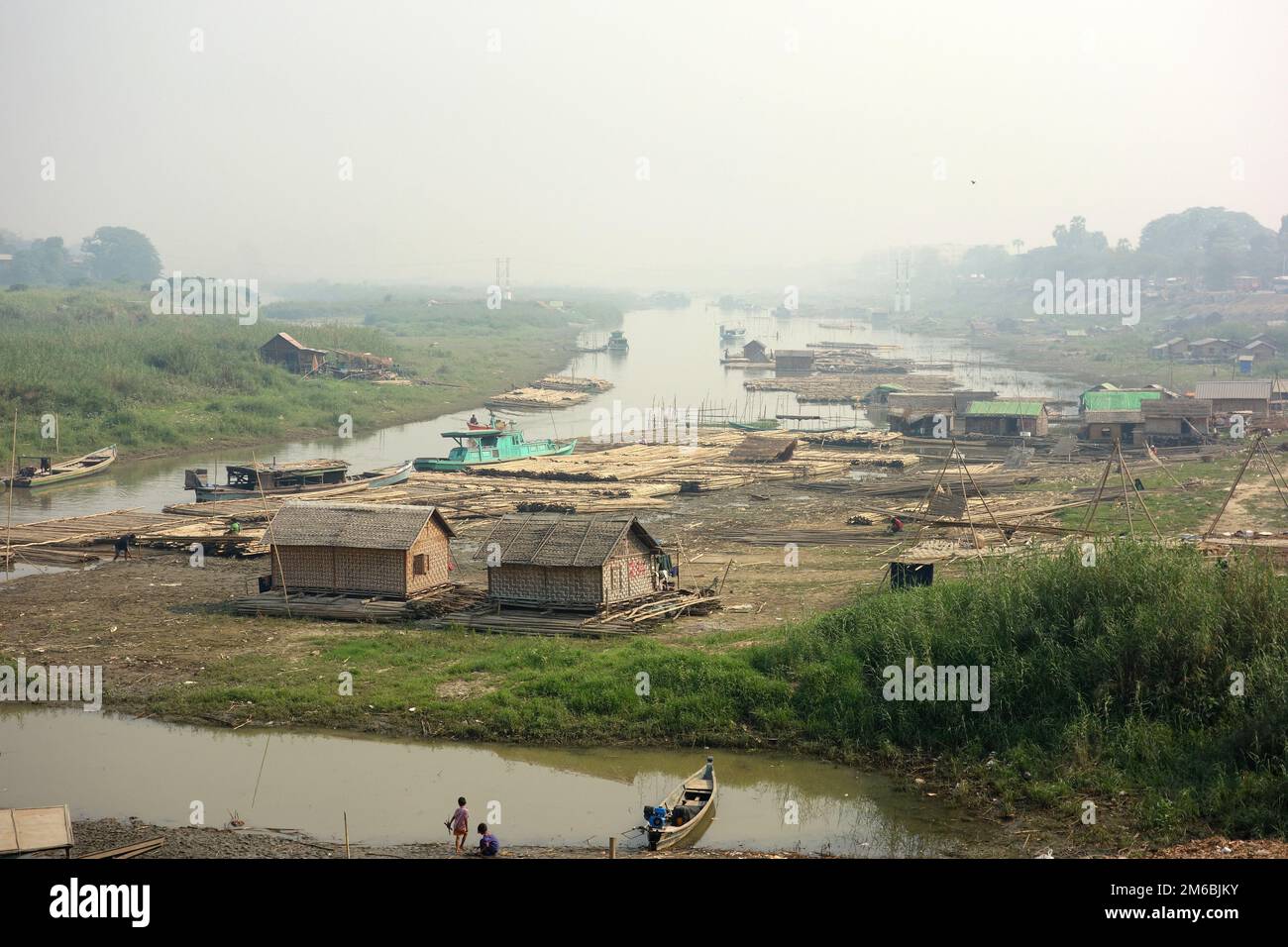 Asian slums -Fotos und -Bildmaterial in hoher Auflösung – Alamy