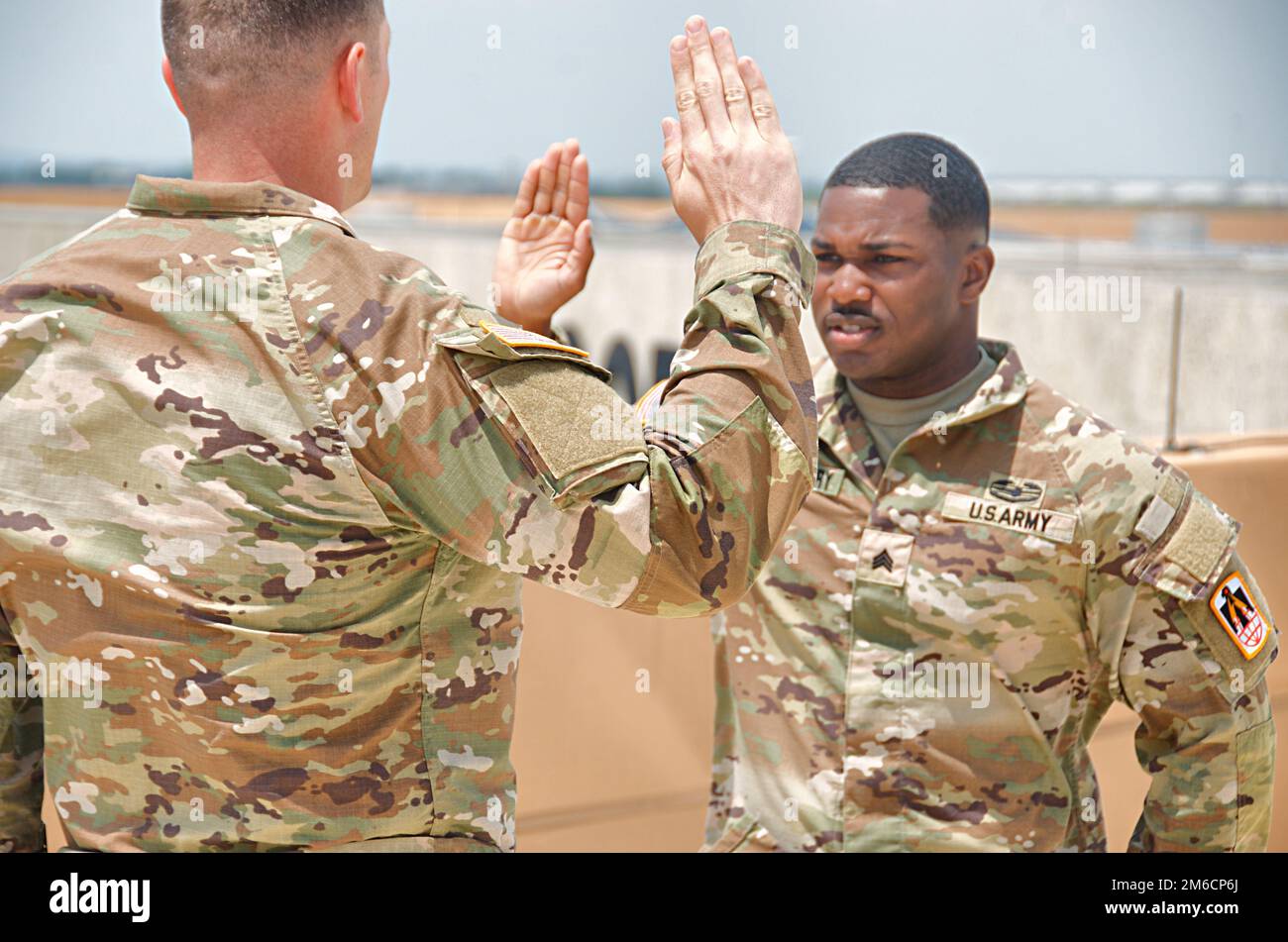 62nd expeditionary signal battalion -Fotos und -Bildmaterial in hoher ...