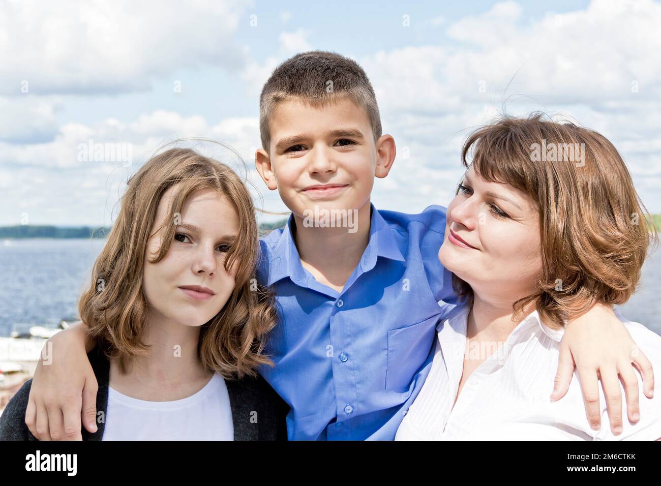 Mother son daughter -Fotos und -Bildmaterial in hoher Auflösung – Alamy