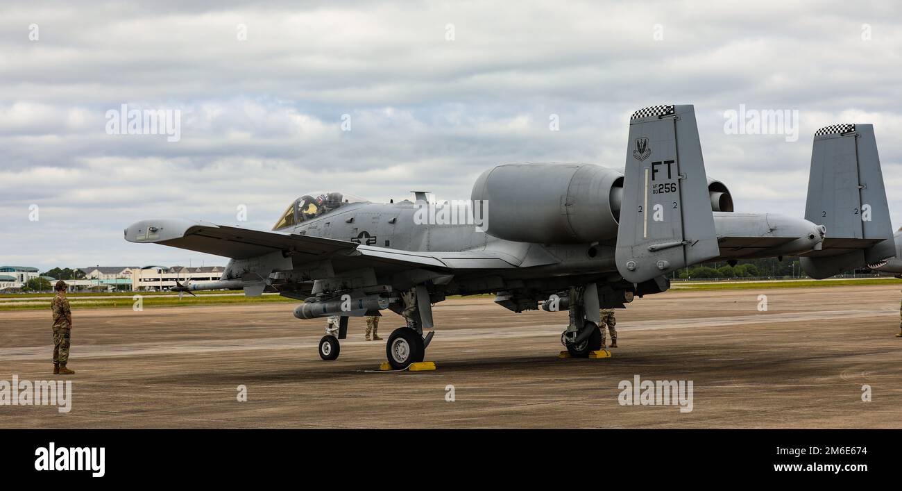 US Air Force Maj. Zach Peters, ein A-10 Thunderbolt II Pilot mit dem 75 ...