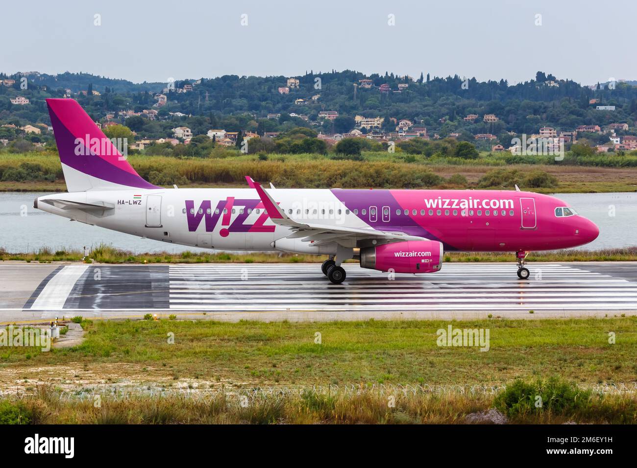 Wizzair airlines -Fotos und -Bildmaterial in hoher Auflösung – Alamy