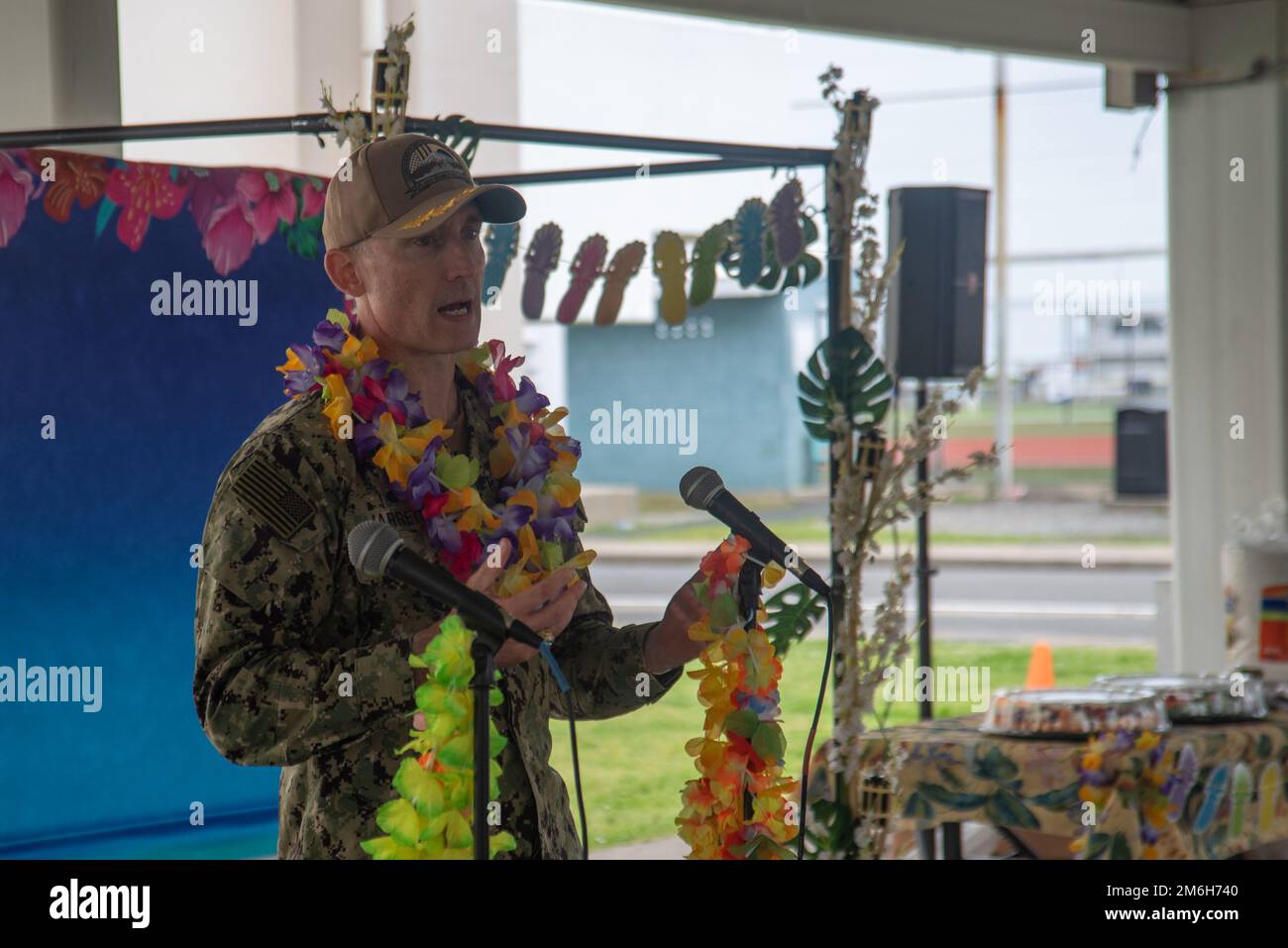 YOKOSUKA, Japan (28. April 2022) – Captain Rich Jarrett, Commander ...