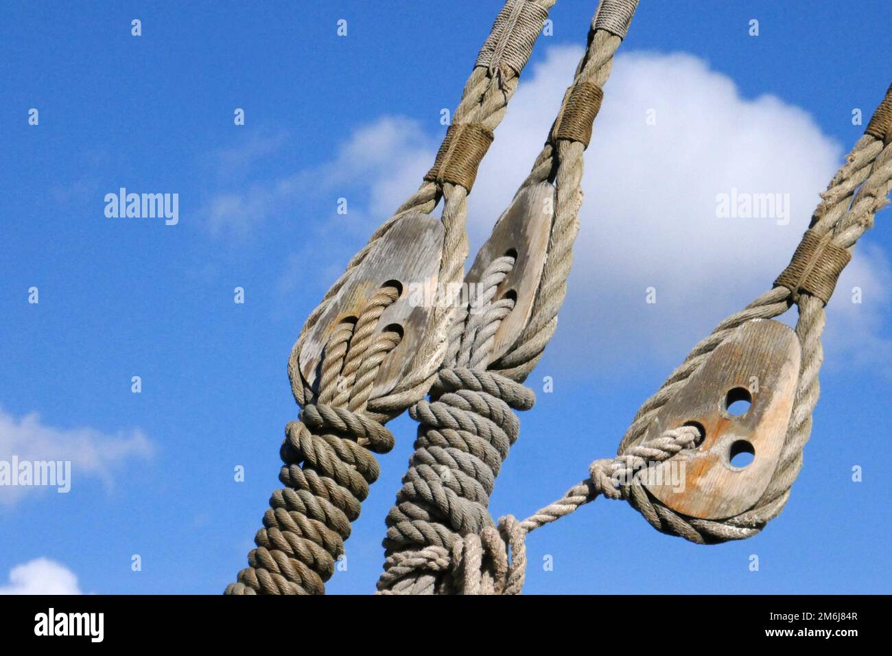 Verlegtes tauwerk -Fotos und -Bildmaterial in hoher Auflösung – Alamy
