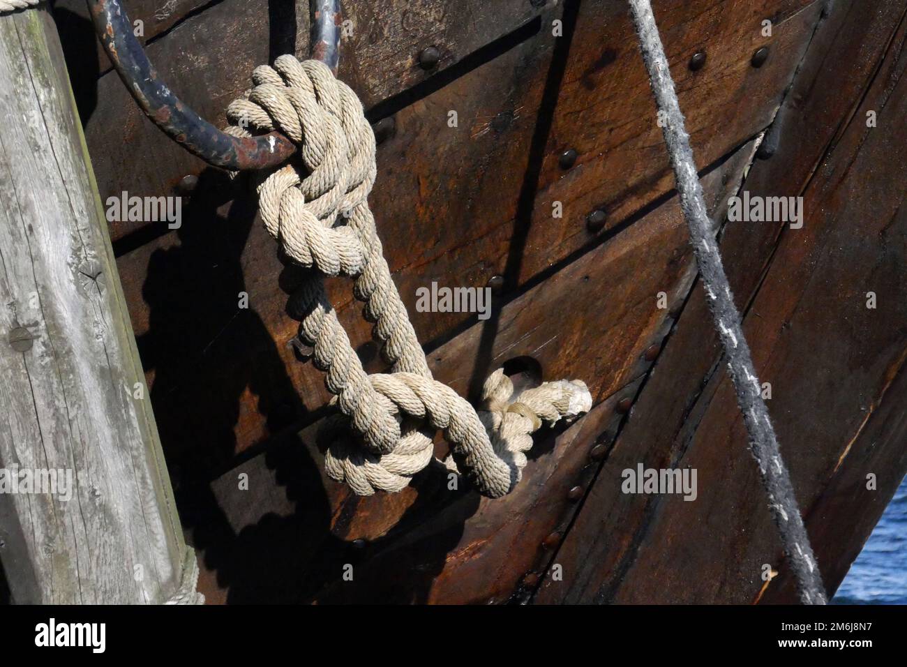 Verlegtes tauwerk -Fotos und -Bildmaterial in hoher Auflösung – Alamy