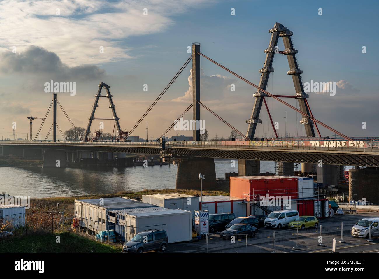 Neubau der Autobahnbrücke A1 über den Rhein bei Leverkusen, nach Fertigstellung der neuen Brücke ...