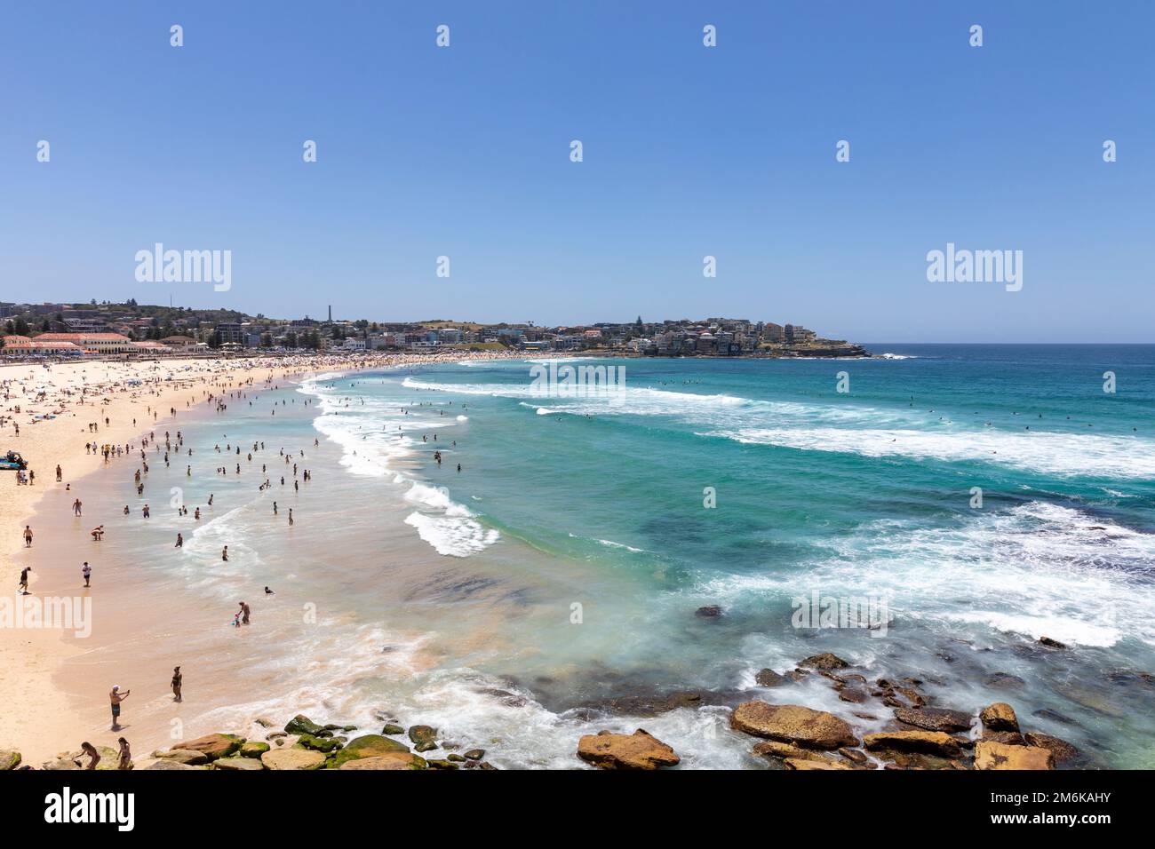 Blick nach norden entlang bondi beach -Fotos und -Bildmaterial in hoher ...